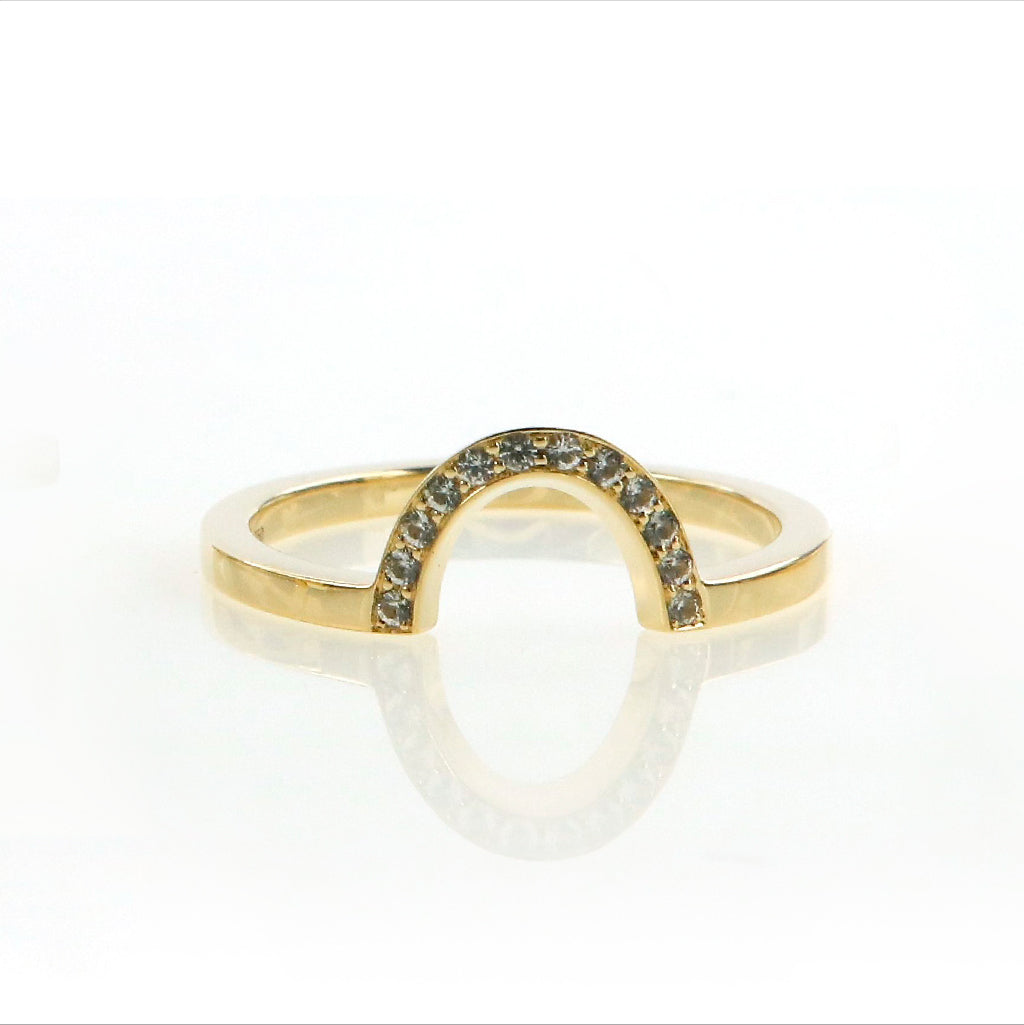 Benar sparkle sapphire oval stacker – niin